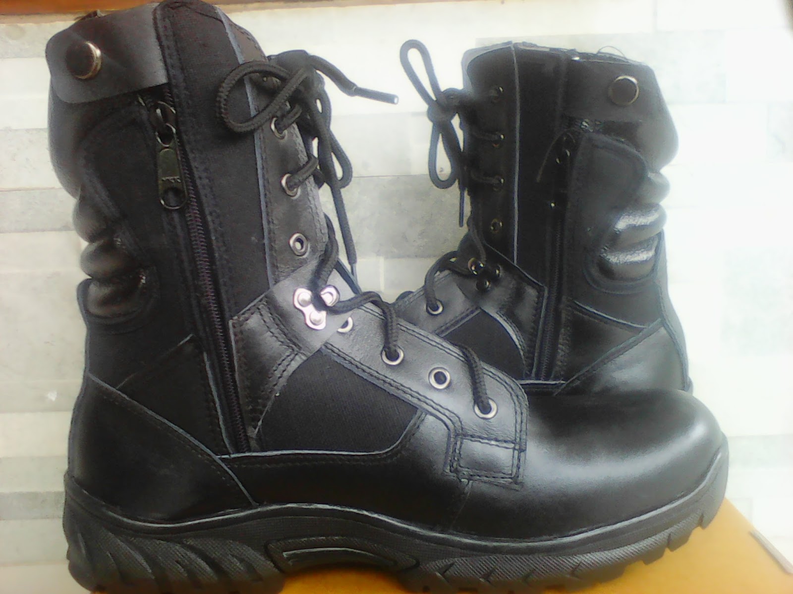 Harga Sepatu PDH dan PDL TNI, POLRI, Security Merk B2R Update ...