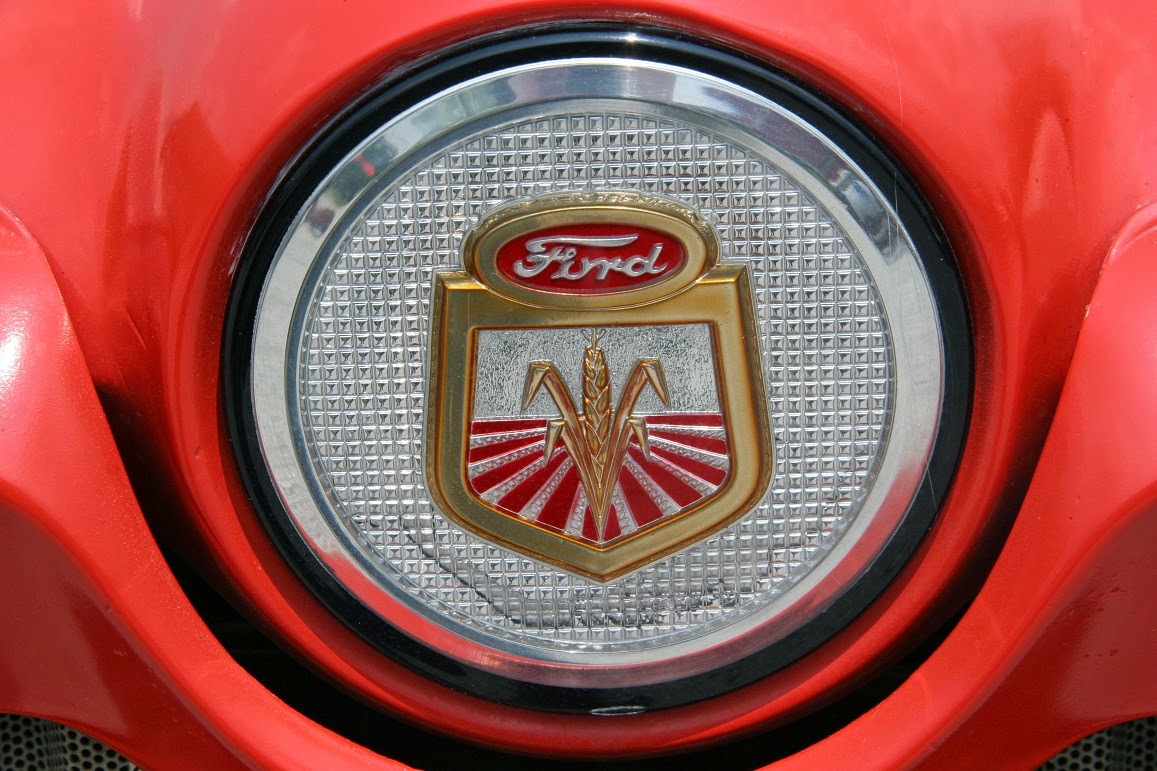 View From The Porch: 1962 Ford 801 Powermaster 4x4 tractor