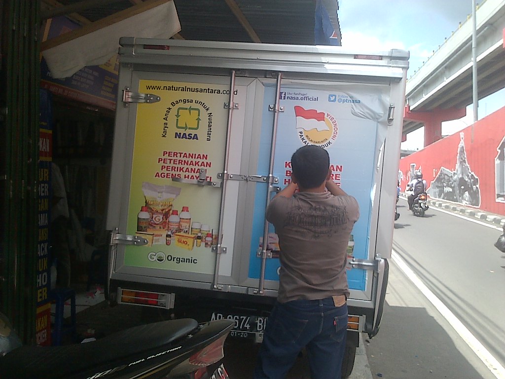 BRANDING MOBIL BOX JOGJAKARTA - Radja Sticker