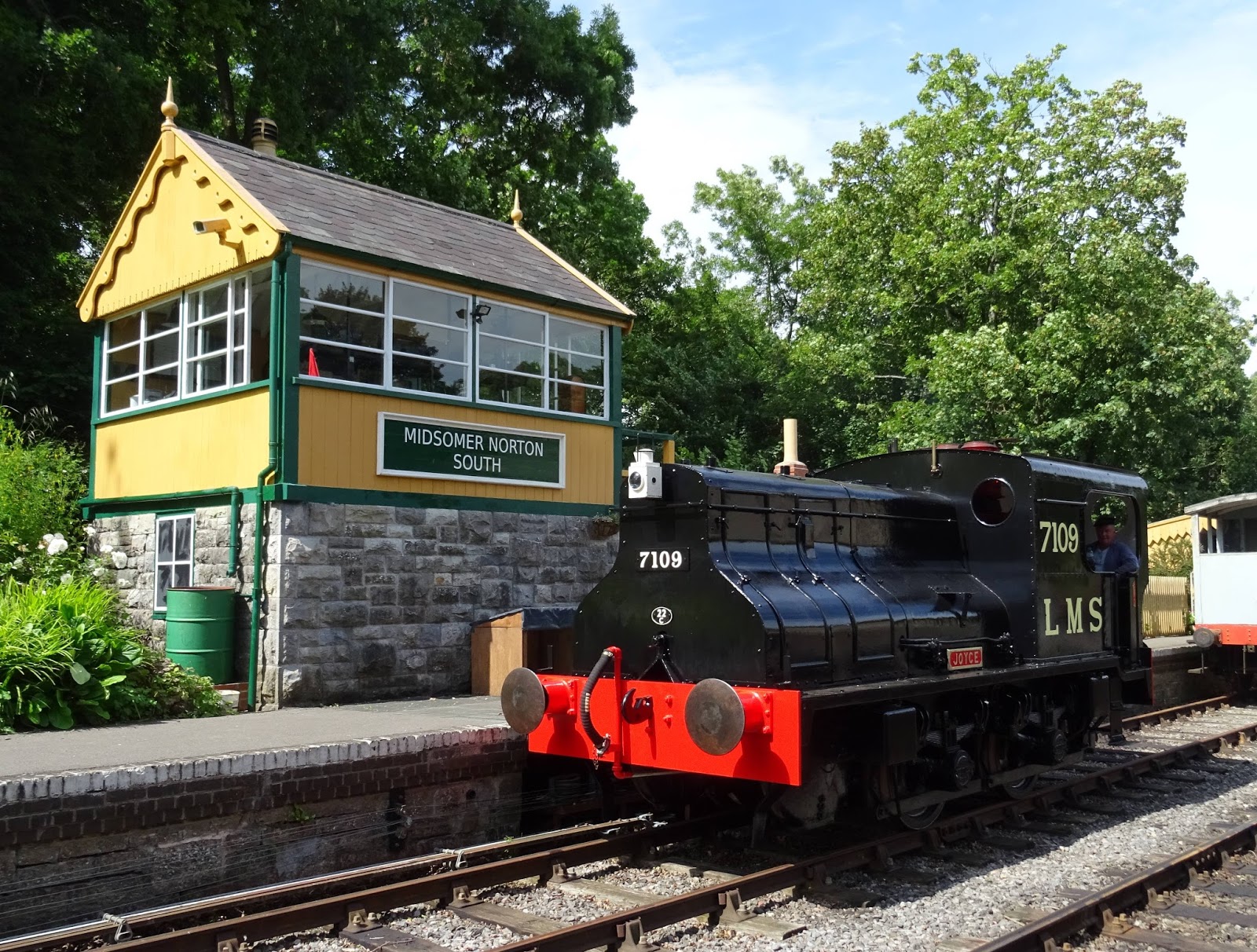 Sentinel Steam Loco 7109: Sentinel 7109 Re-Joyced!