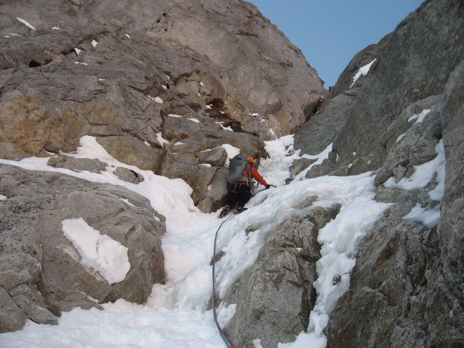 Actividades de Montaña y Escalada: ALPINISMO: EL ARTE DE ESCALAR MONTAÑAS