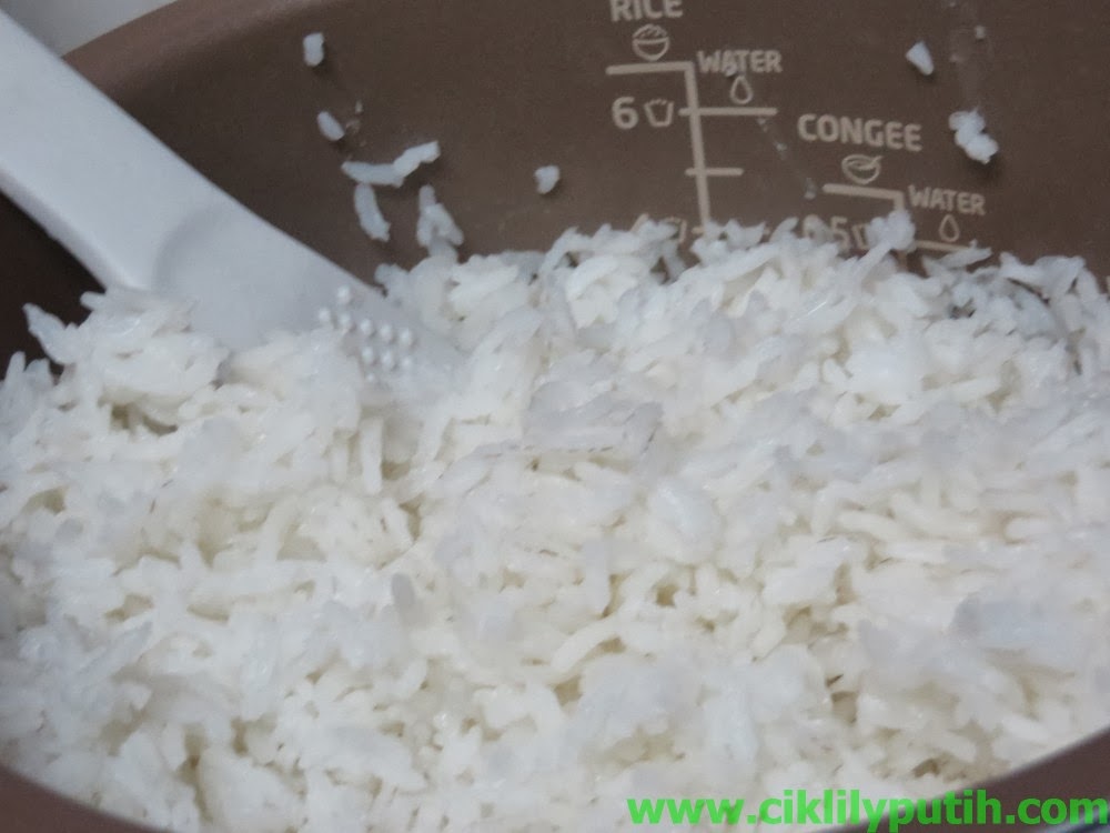 CikLilyPutih The Lifestyle Blogger: Masak Guna Periuk Nasi Elektrik PHILIPS