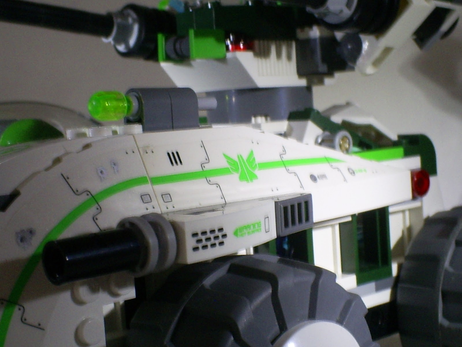 That Figures: REVIEW: Lego Galaxy Squad Vermin Vaporizer