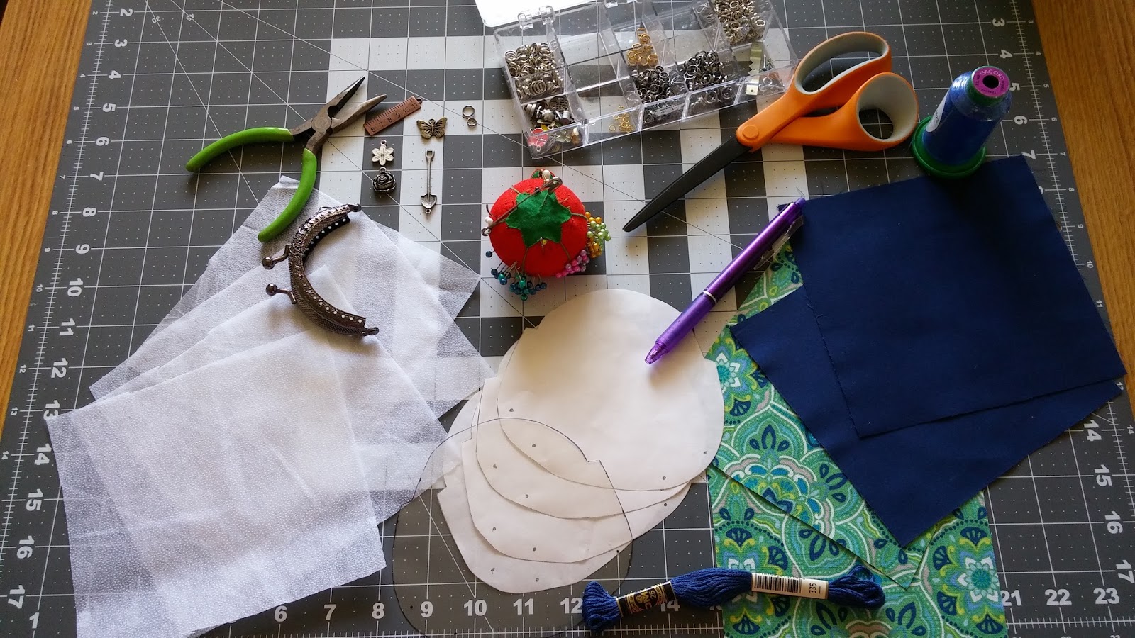 PJ's Crafty Creations: Coin Purse by Nelda Brown