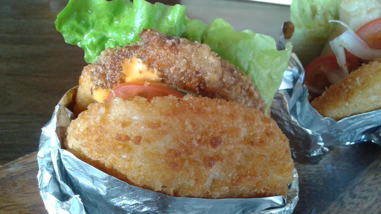 FRIED CHICKEN LIPS: Tea House Formosa