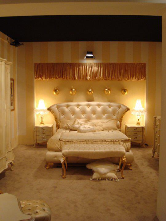 Bride & Groom: Wedding Room Decoration/Bedroom Decoration