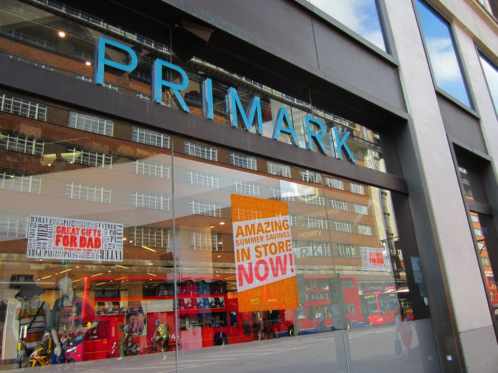 The Dubai Fashionist....à Paris: Primark Windows, Marble Arch, London