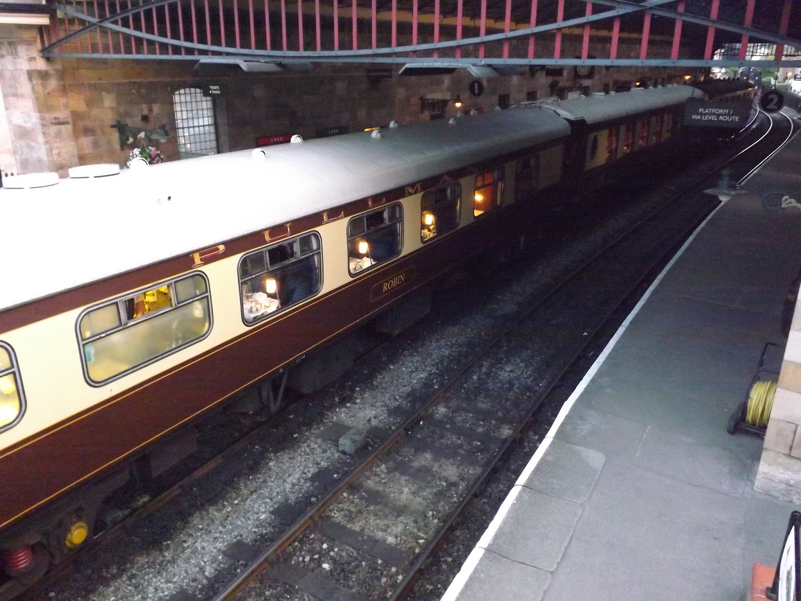Sam's World: NYMR: The "North Yorkshire Pullman" Dining Train...