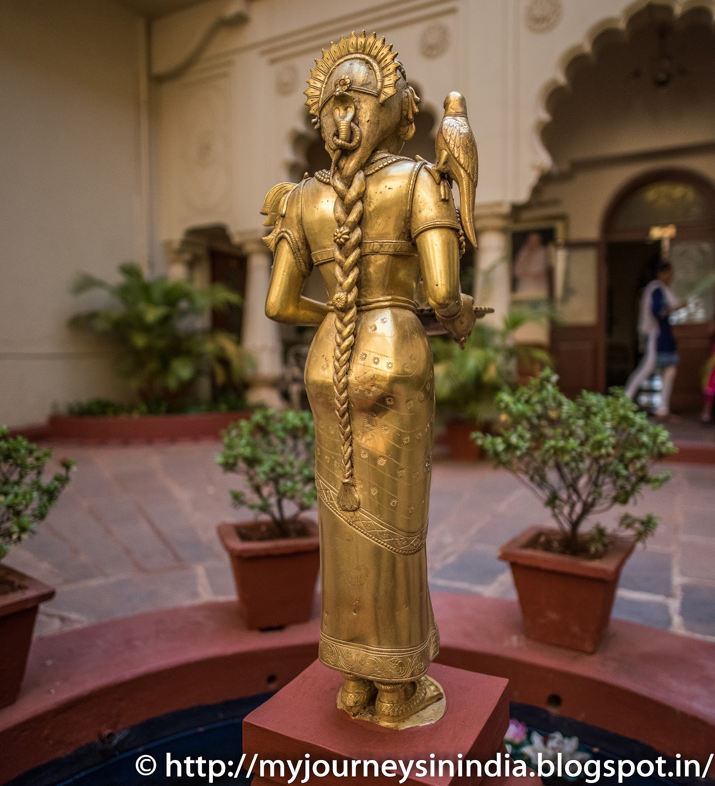 My Journeys In India: Sandur Kumaraswamy Temple and Shiva Vilas Palace