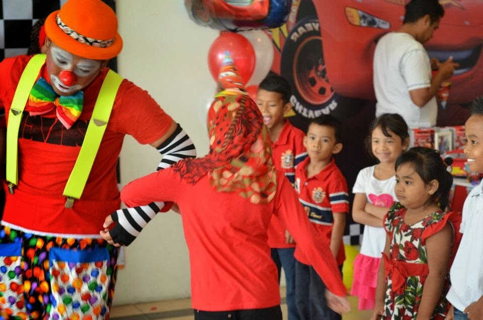 Belon Perasmian : Belon gas helium