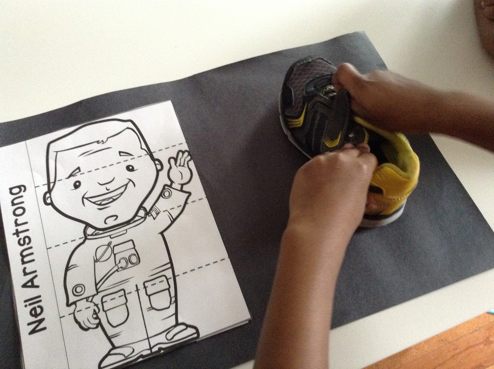 TeacherMomPlus3: Neil Armstrong Report + Craft