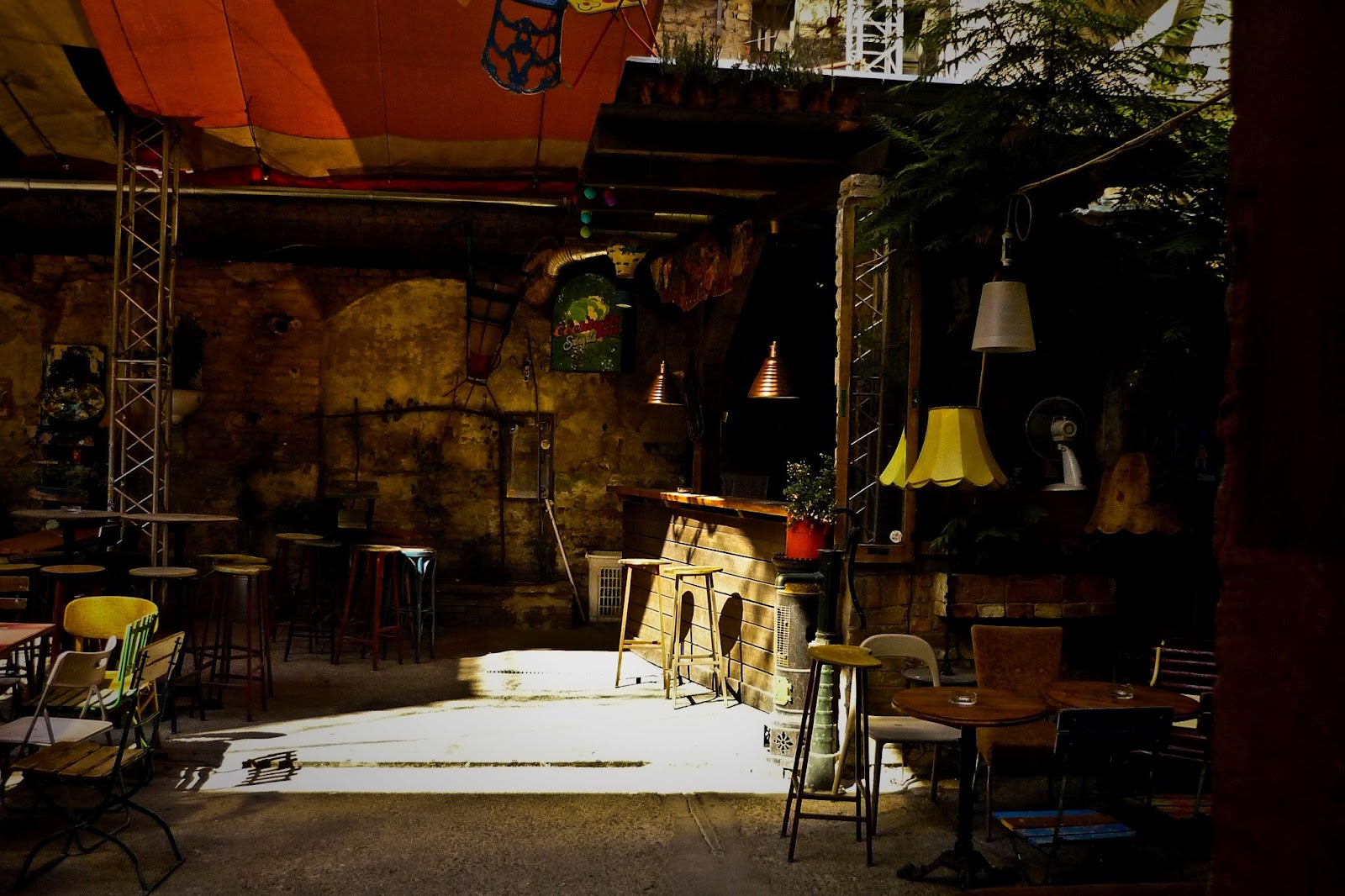 Szimpla: A Szimpla Kert a világ 3. legjobb bárja