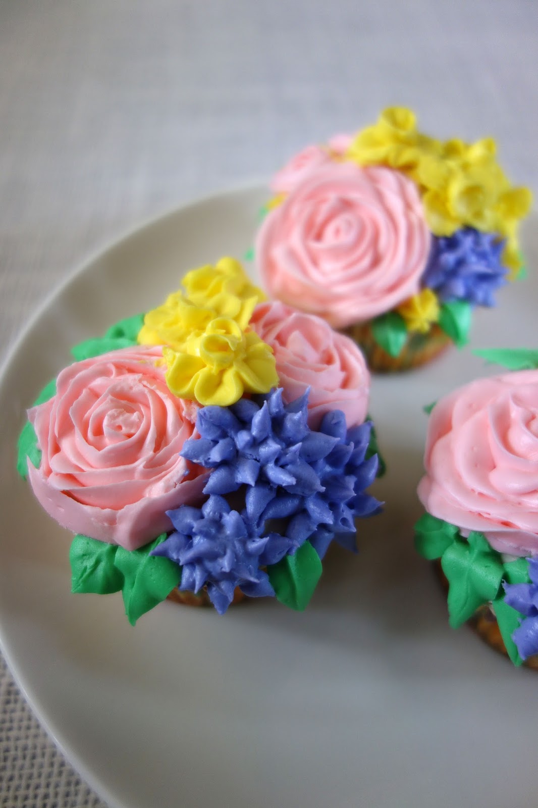 blah to TADA!: Buttercream Cupcakes