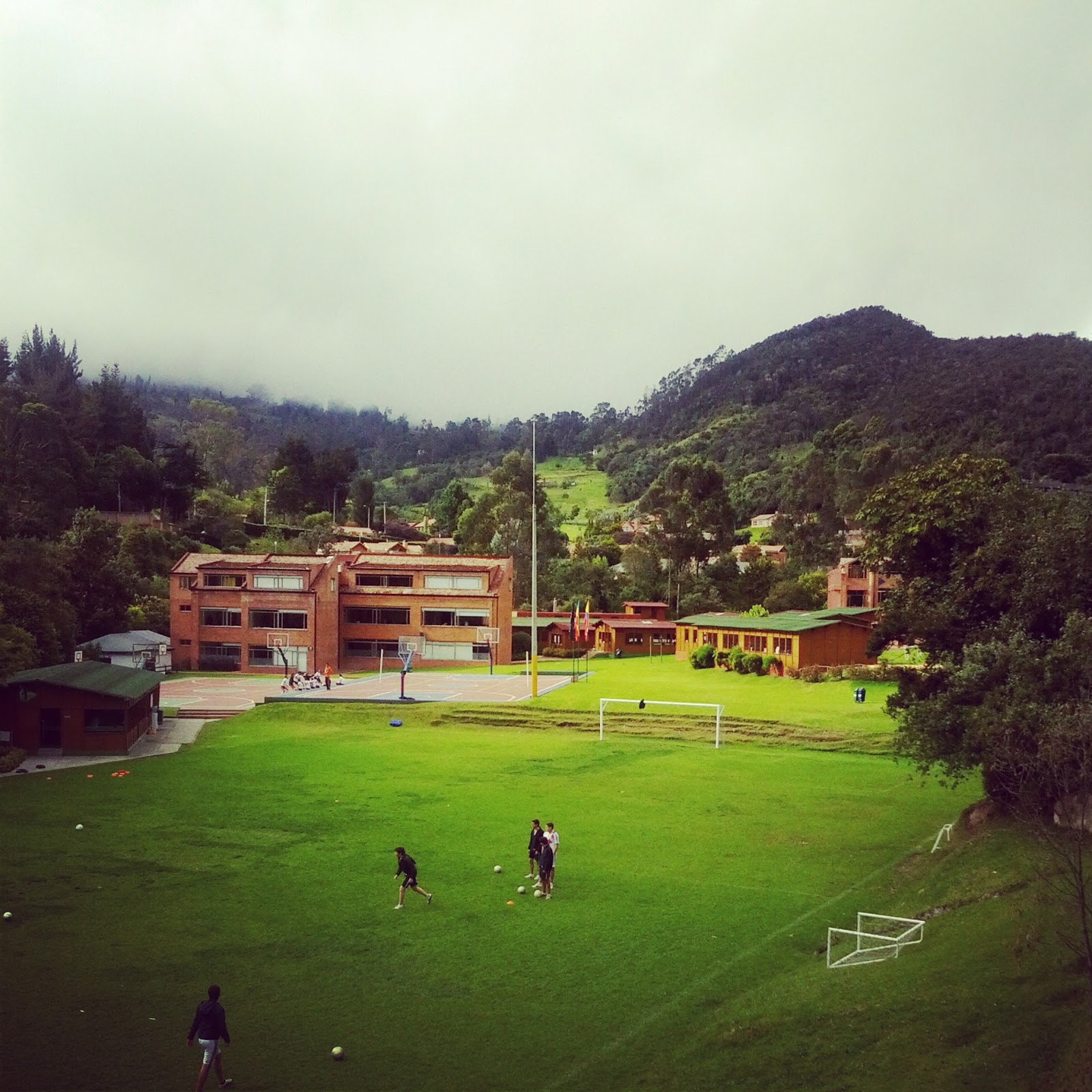 La mamá de Sara: El colegio