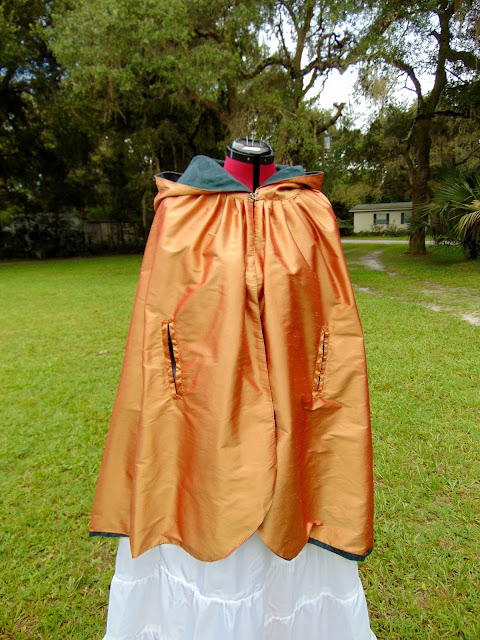 The Antique Sewist: Making an 18th century cloak