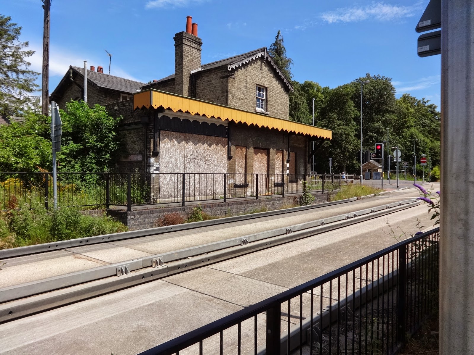 Travelling the Cambridgeshire guided busway: Histon station handed back ...