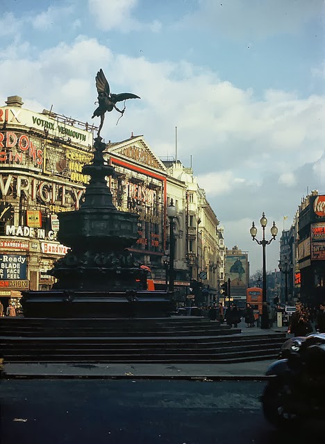 Beautiful Colour Photos of London in 1950 ~ Vintage Everyday