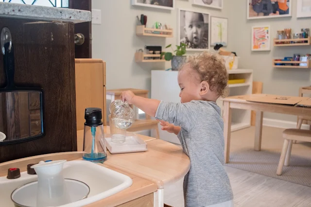 20+ Montessori Ways to Play with Water