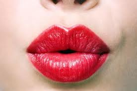 TRENDY : CÓMO PINTAR TUS LABIOS SEGÚN SU FORMA, TAMAÑO Y VOLUMEN.