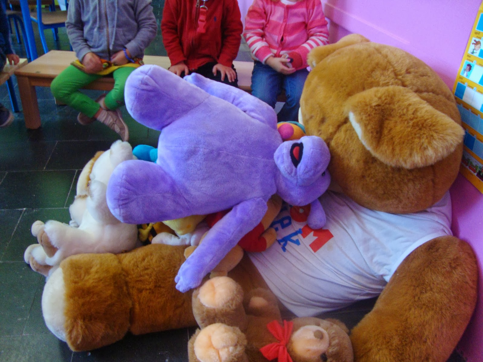 Juf Nele en haar kapoenen!: Thema: mijn knuffel