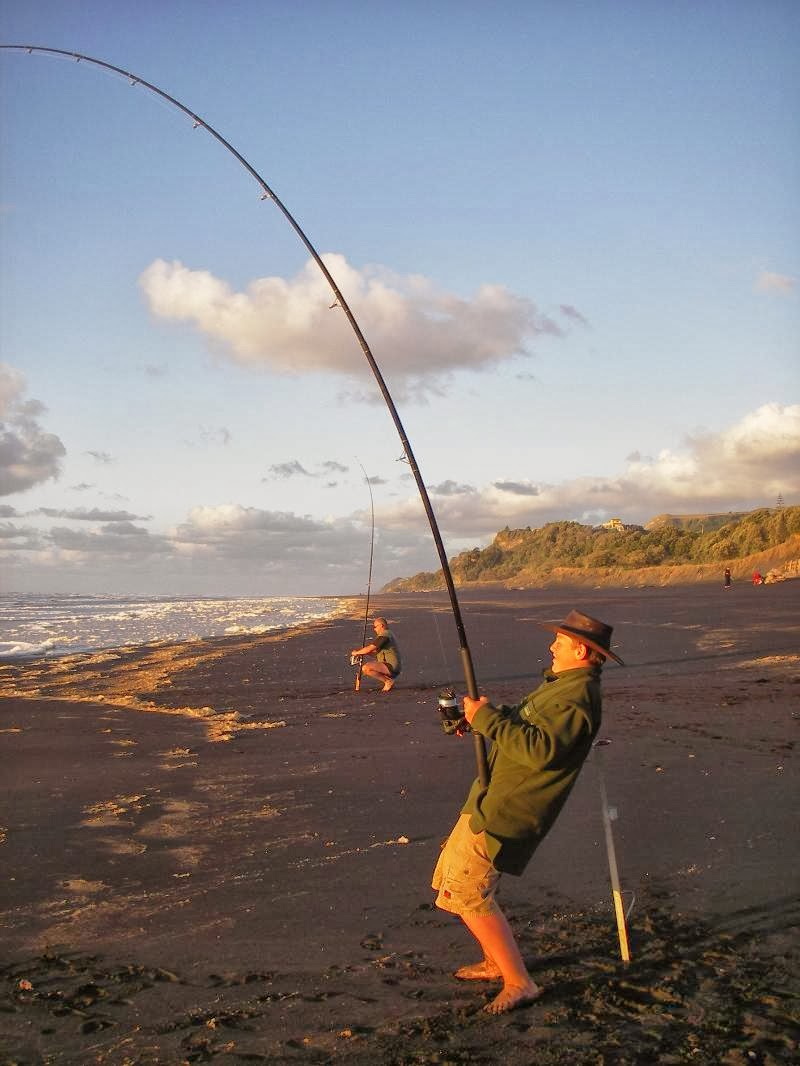 EL PESQUIN: La elección de las cañas para pescar desde las playas del Norte