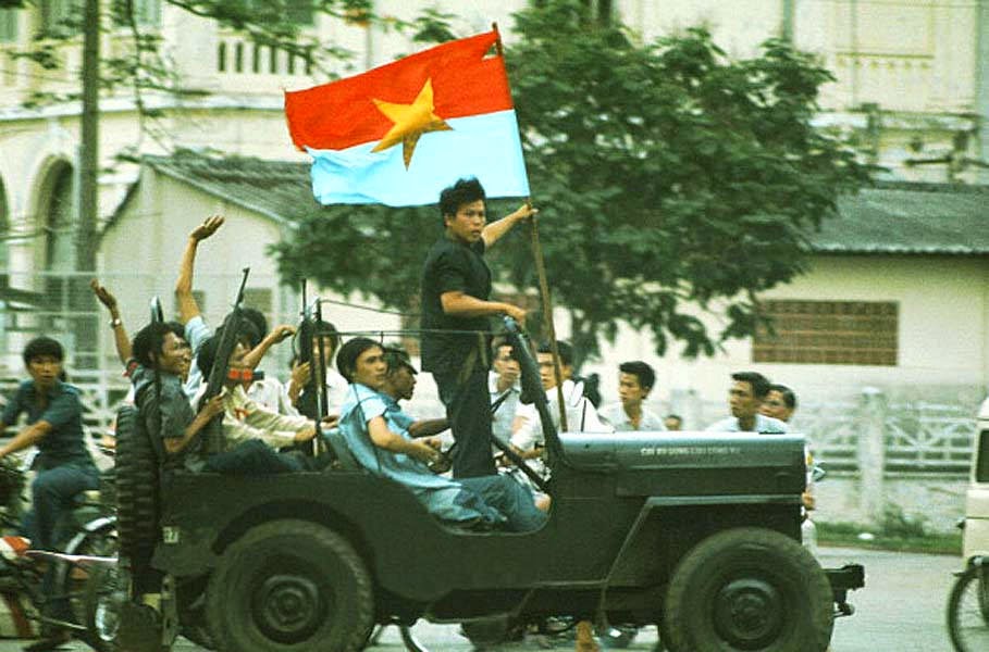 75 Color Photographs That Capture the Fall of Saigon in April, 1975 ...