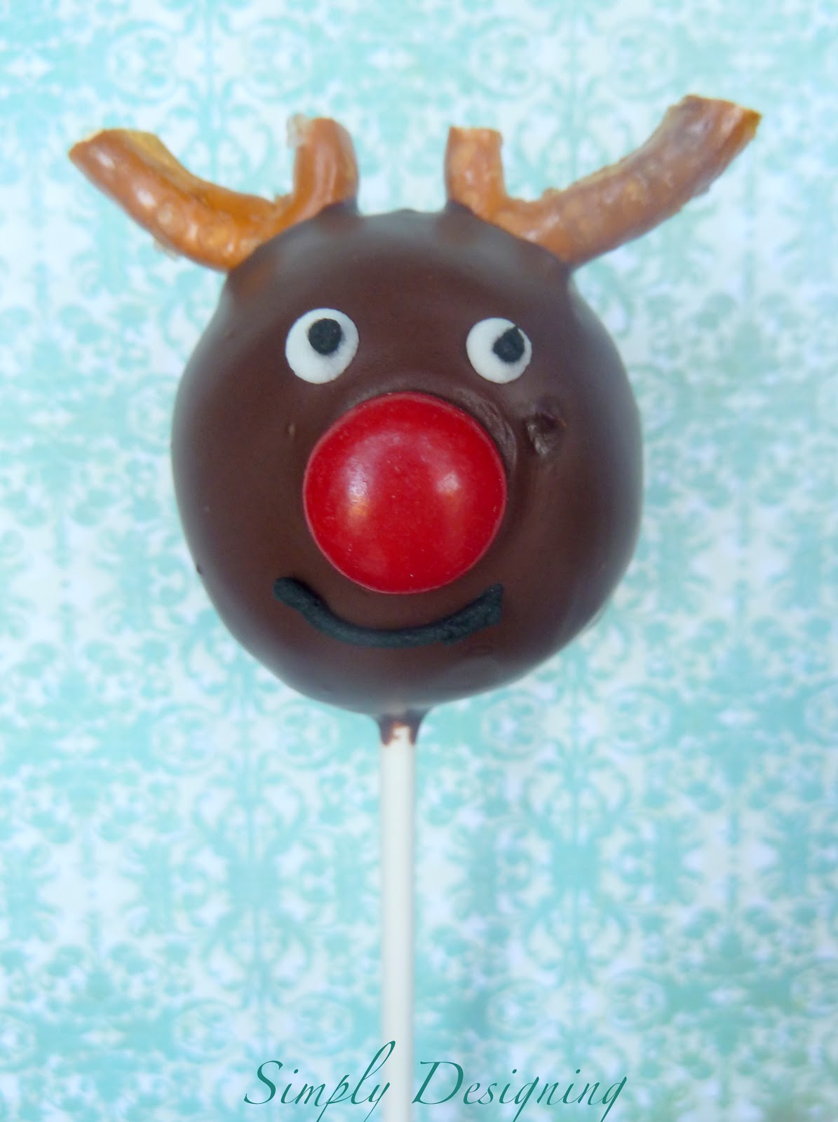 Donut Hole Reindeer Pops | Simply Designing with Ashley