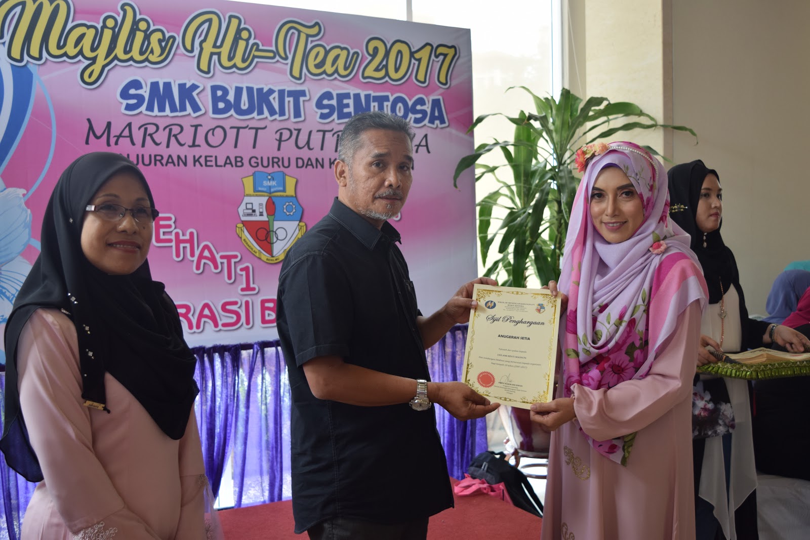 SMK BUKIT SENTOSA: Majlis Hi-Tea SMKBS