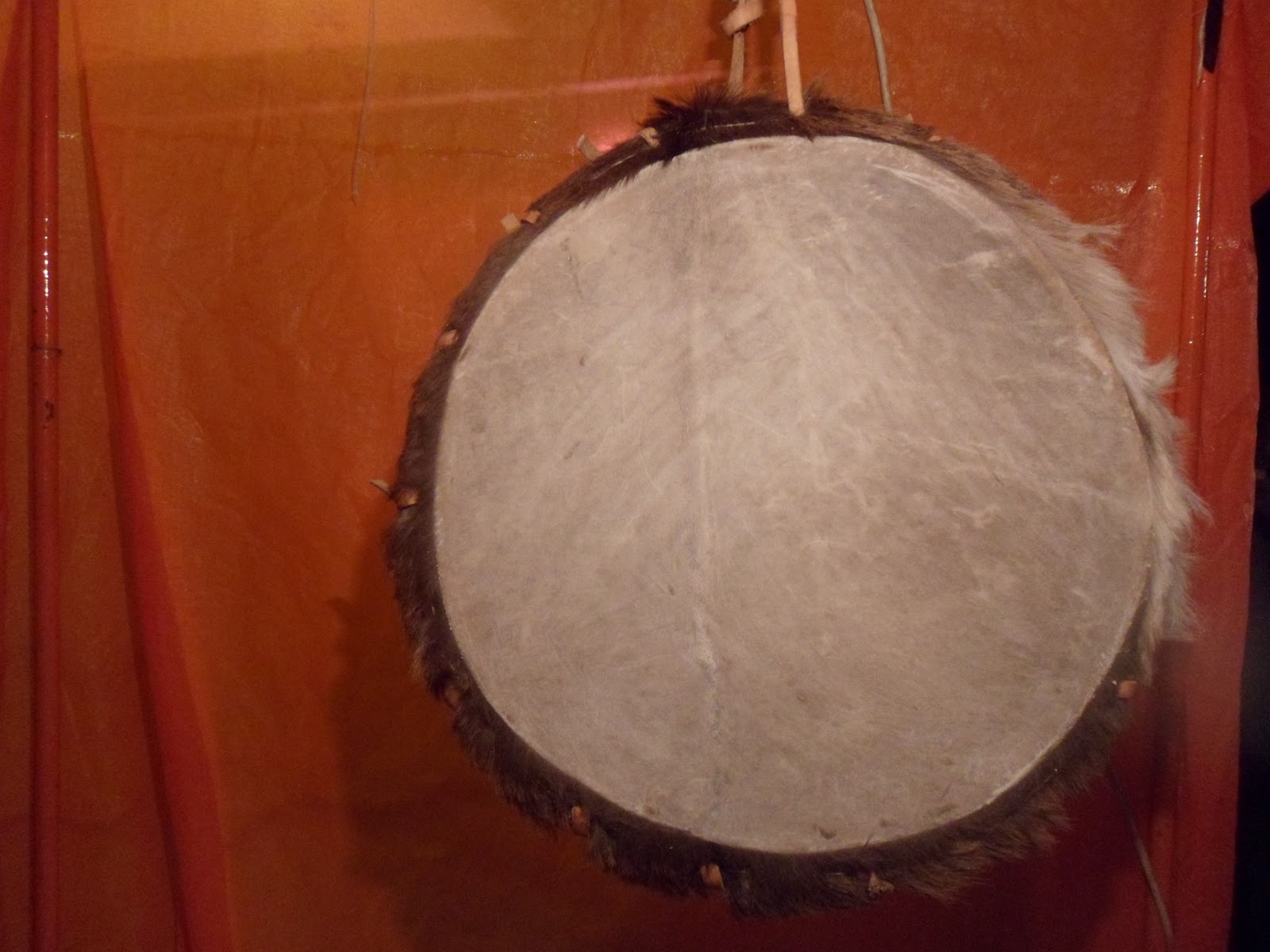 DARIO FARIAS Instrumentos musicales: CAJA CHAYERA