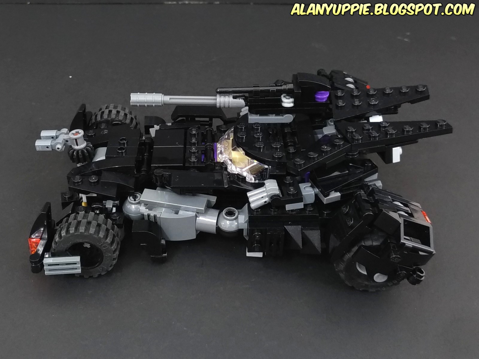 Alanyuppie's LEGO Transformers: LEGO Batman Batmobile transforming ...