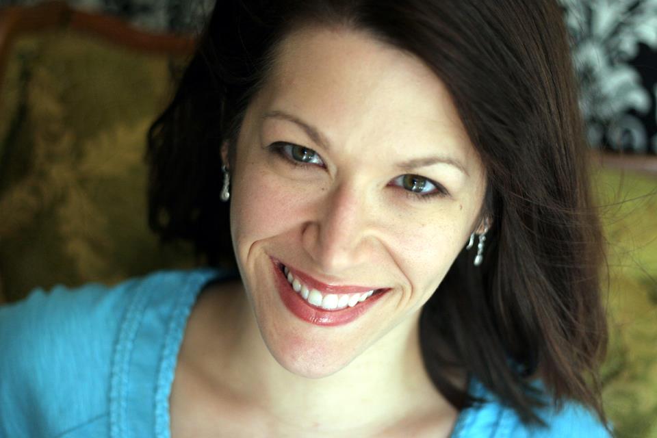 Sleuths and Suspects: Interview with Bethany Macmanus