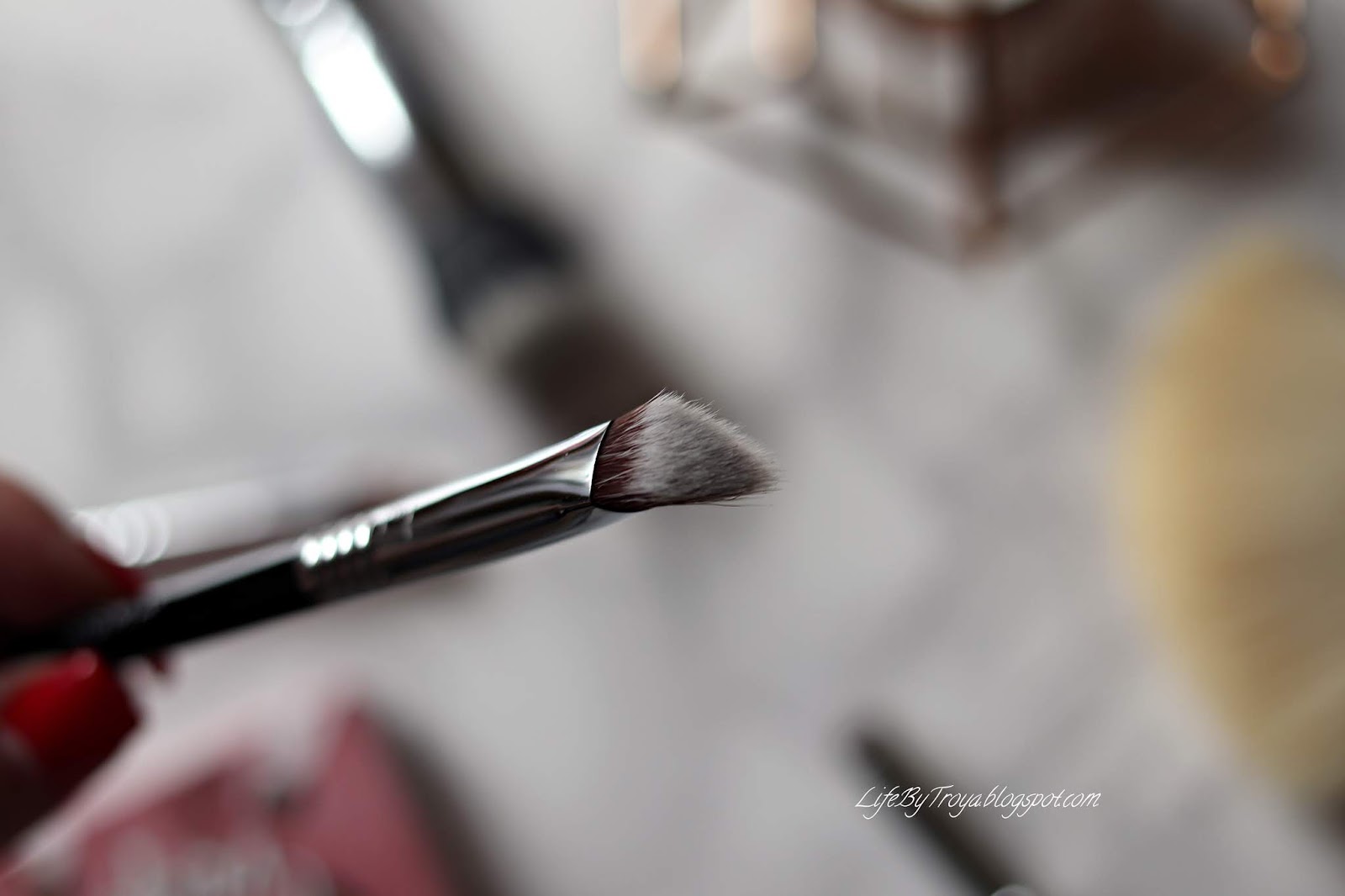 Review:: Sigma Beauty Brushes - P88 Precision Flat Angled, P87 Edge ...