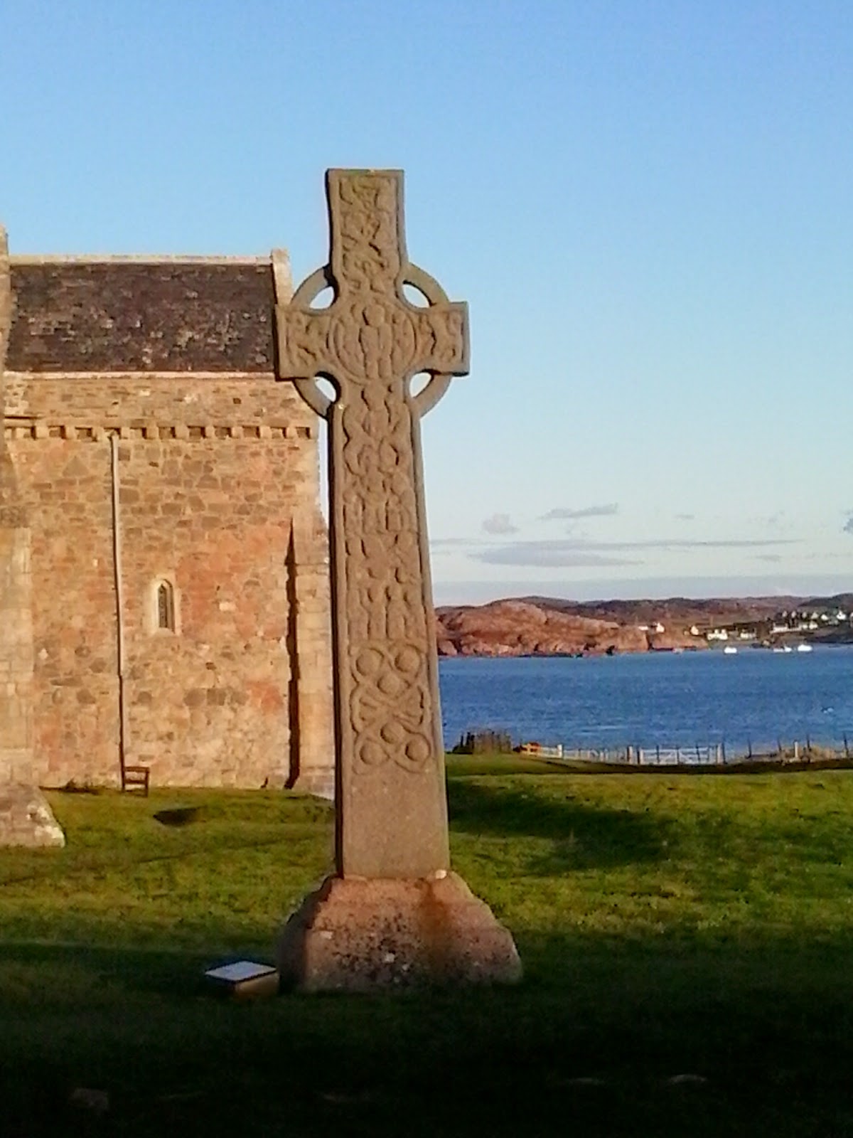 The Cross & The Cosmos : IONA: The High Crosses