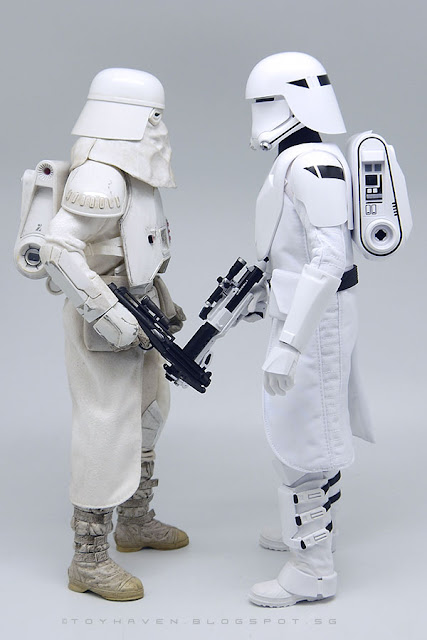 toyhaven: Comparison pictures of Hot Toys 1:6 First Order Snowtrooper ...