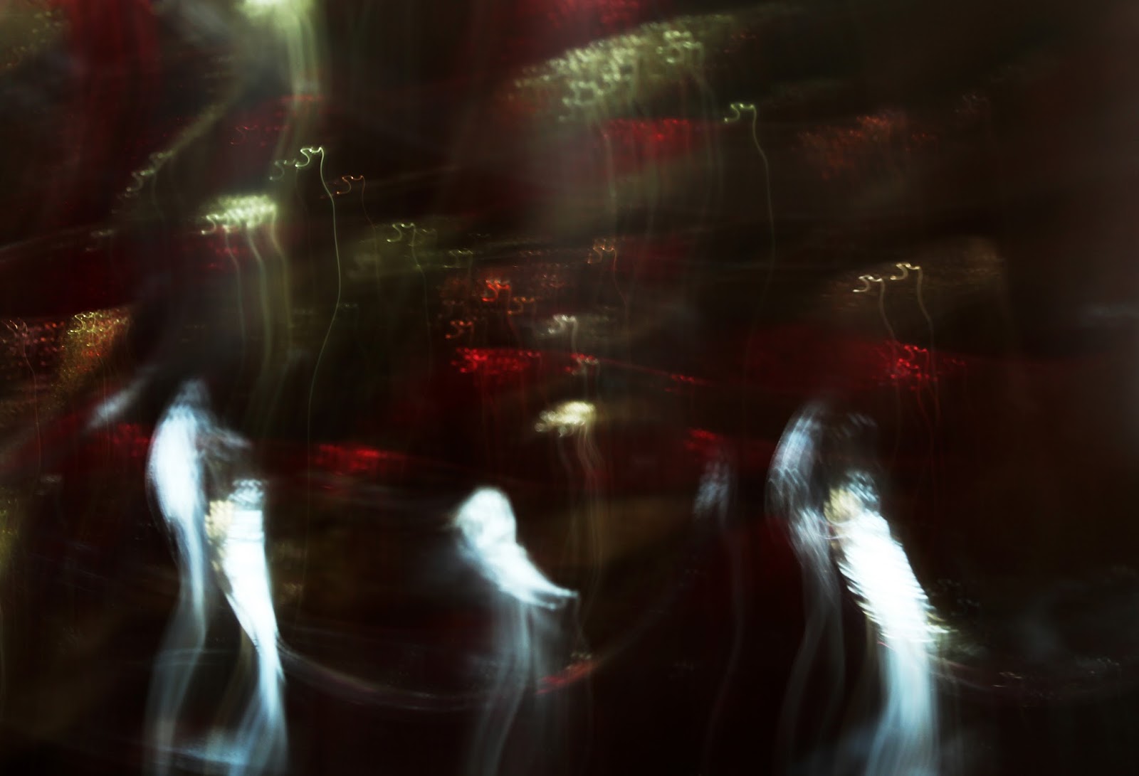 Arq. Myriam Mahiques´art: Souls escaping from the wild fires. Almas ...