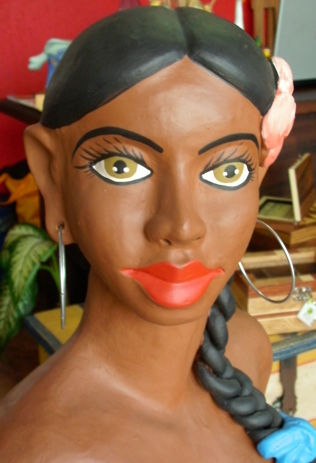 DONA MOCINHA DO BRASIL: BONECA DE BARRO COM 1,27 METRO