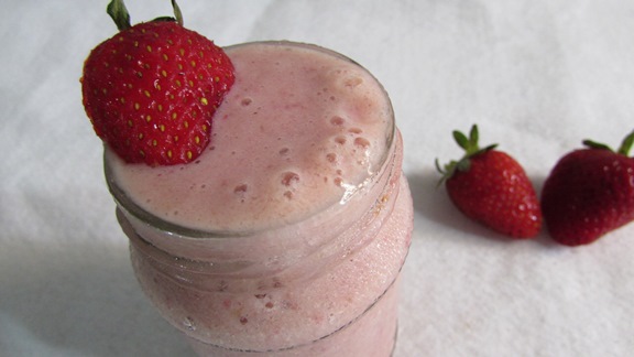 Como fazer smoothie de morango-Galera Fashion