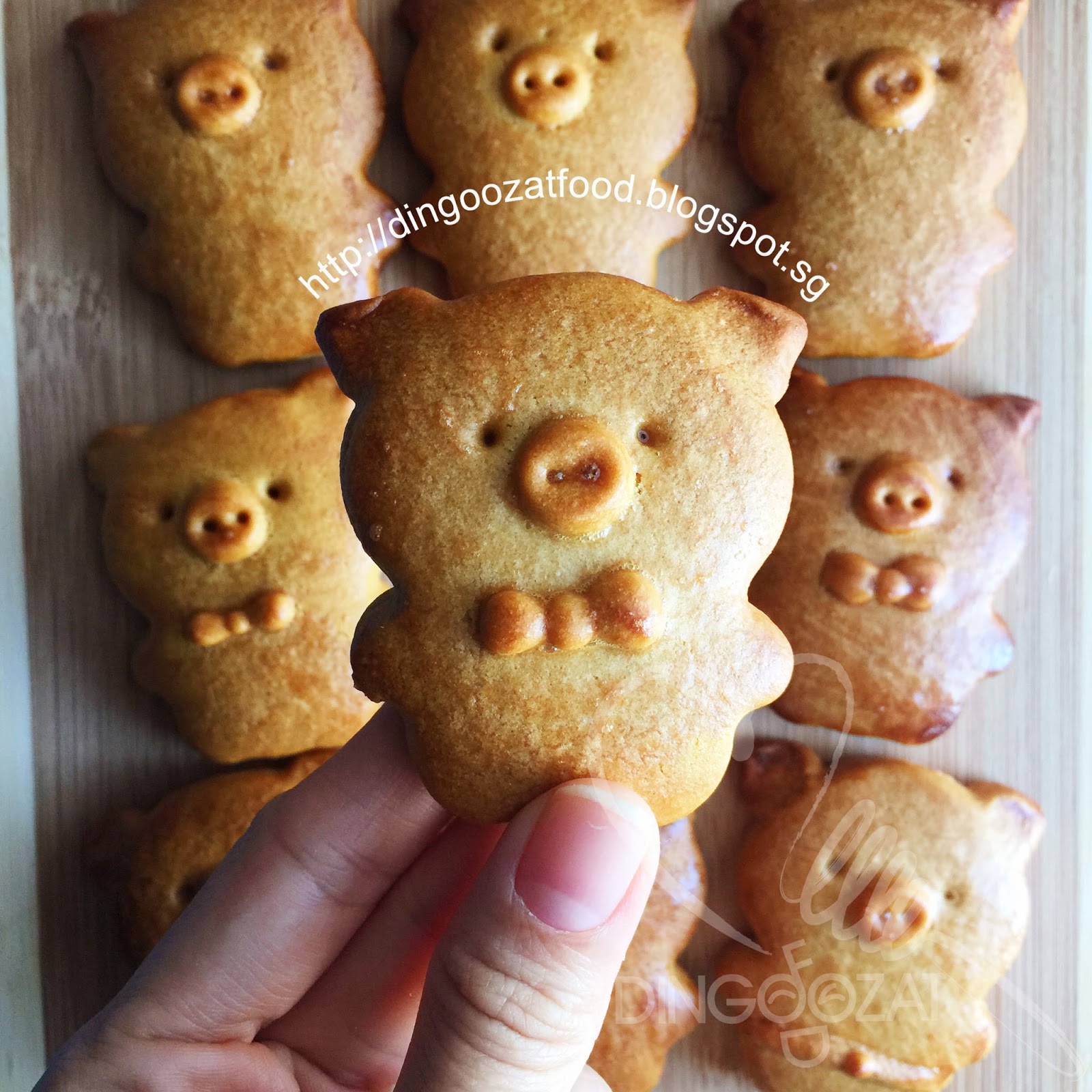 Miki's Food Archives : Piggy Mooncake Biscuit 传统公仔饼／猪仔饼