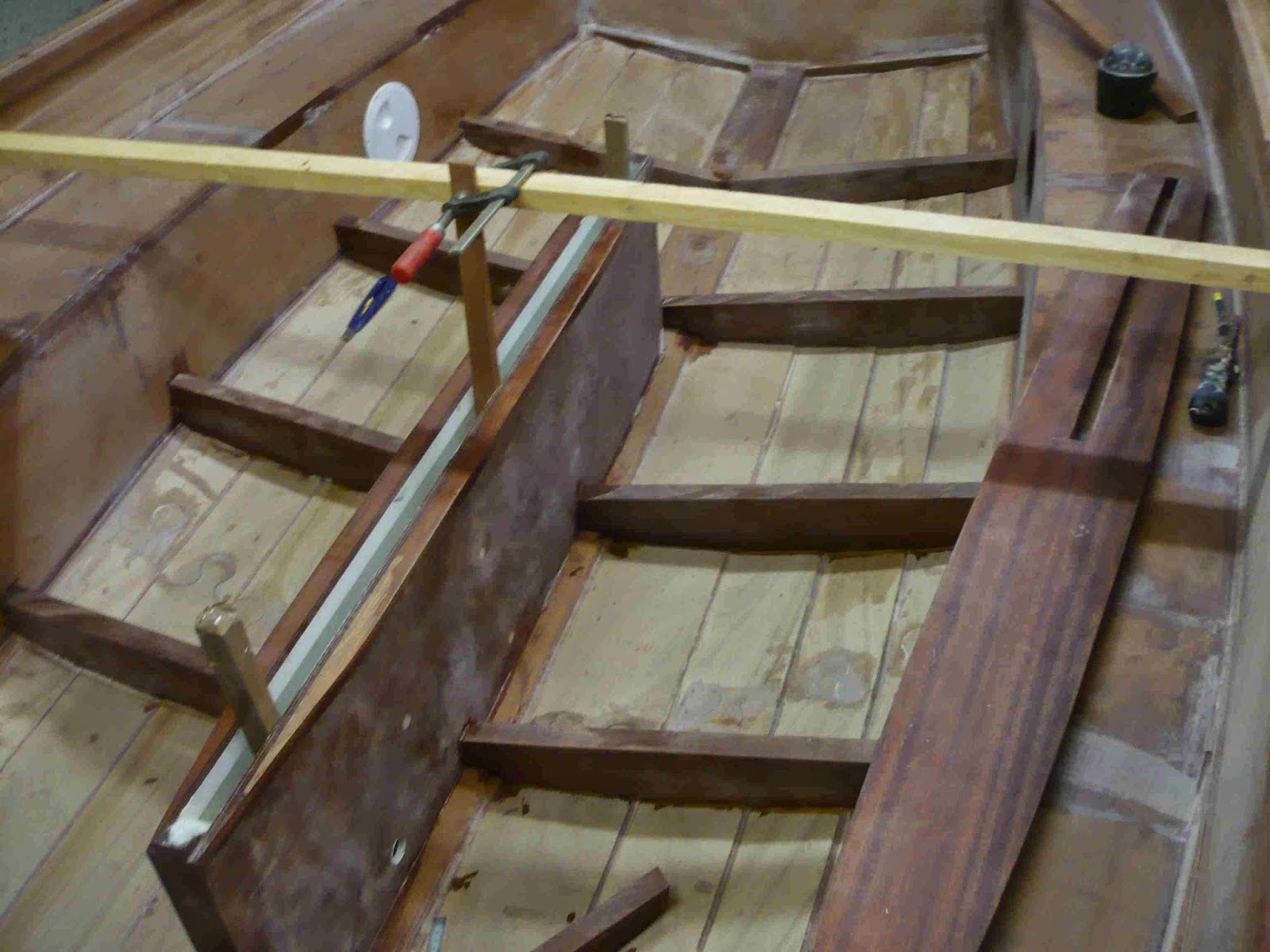 L'HISTOIRE D'UN PROJET: Construction d'un bateau en bois: LES VARANGUES