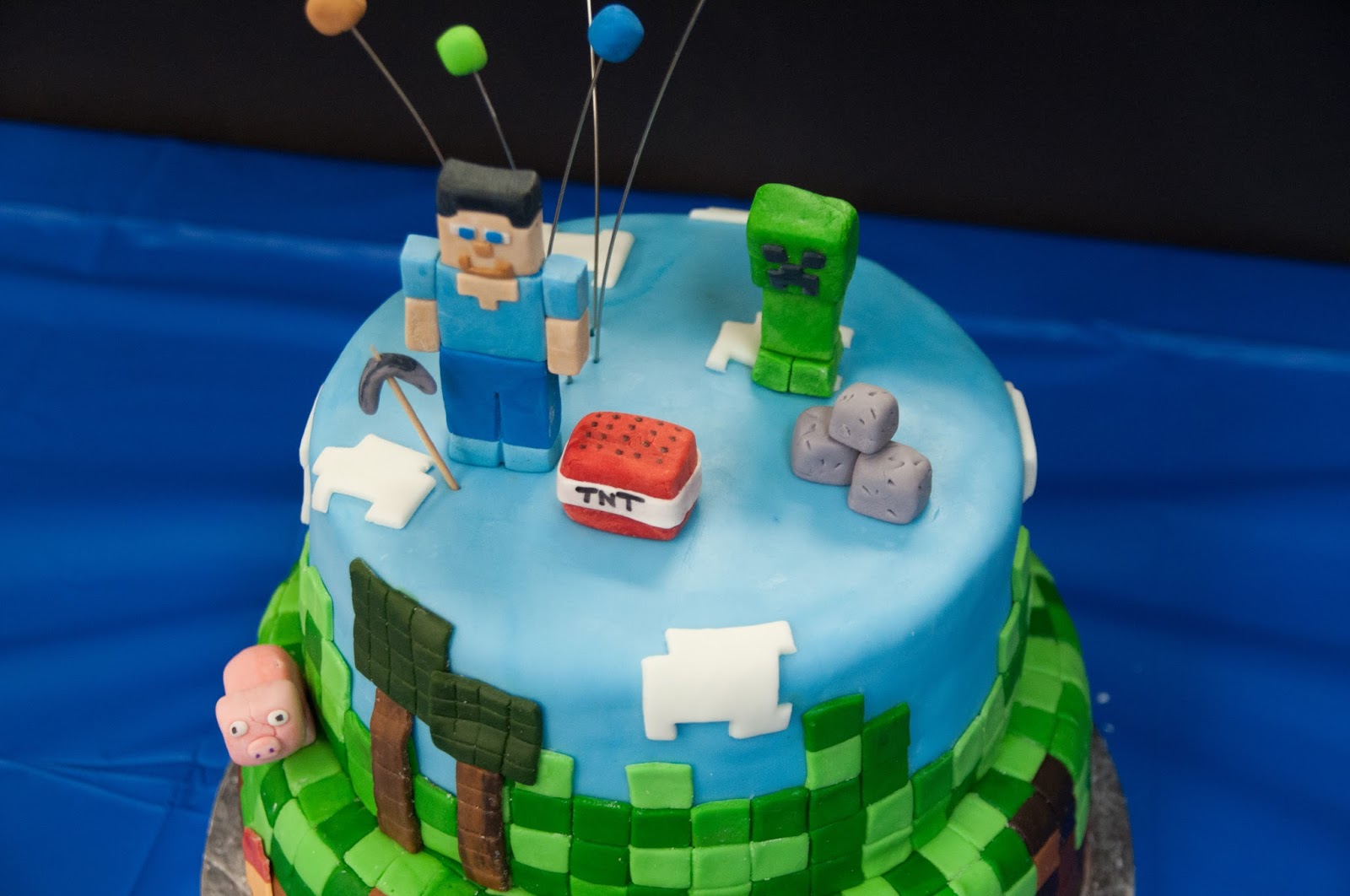 Pink Bluebonnet: Minecraft Cake