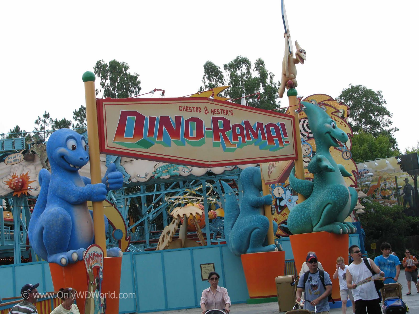 Disney's Dino-Rama Pays Homage To Route 66 Landmarks | Disney World ...