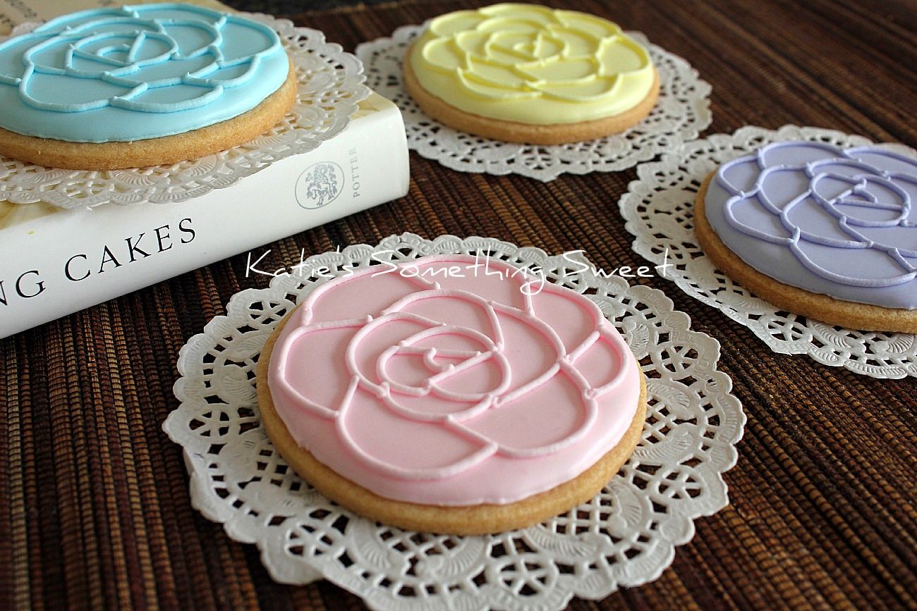 {Katie's Something Sweet}: Rose Cookies