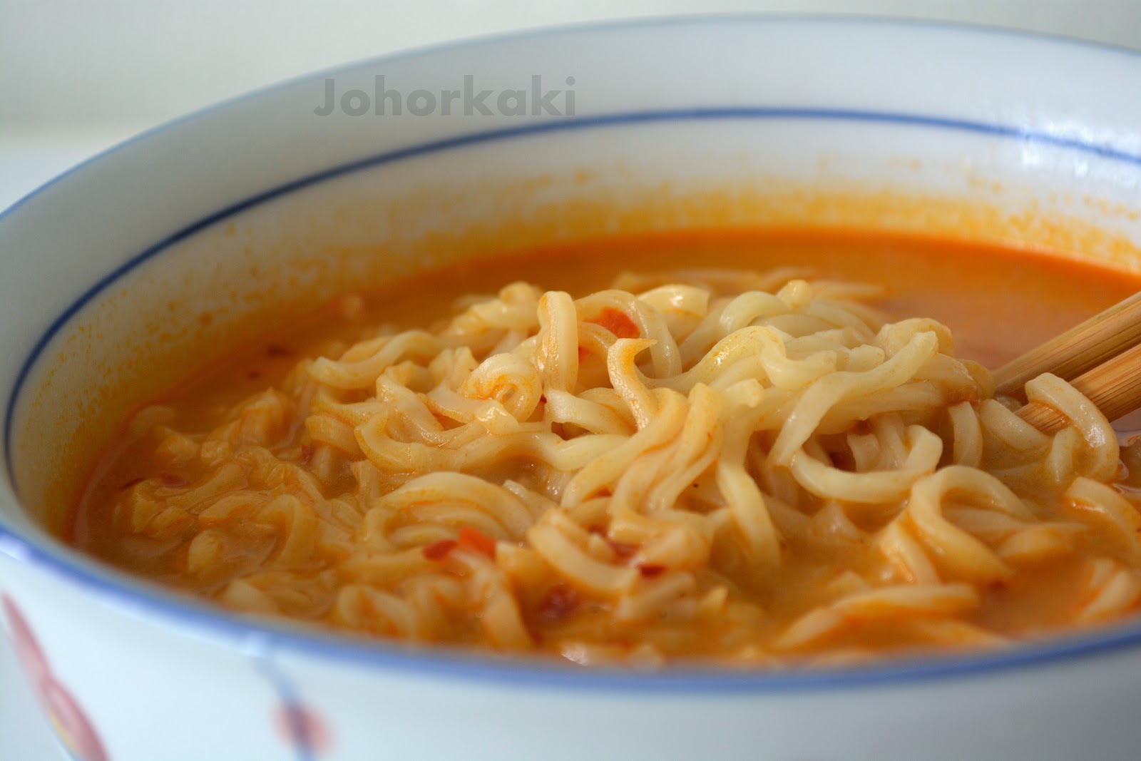 Maggi Laksa Instant Noodles 叻沙 |Tony Johor Kaki Travels for Food ...