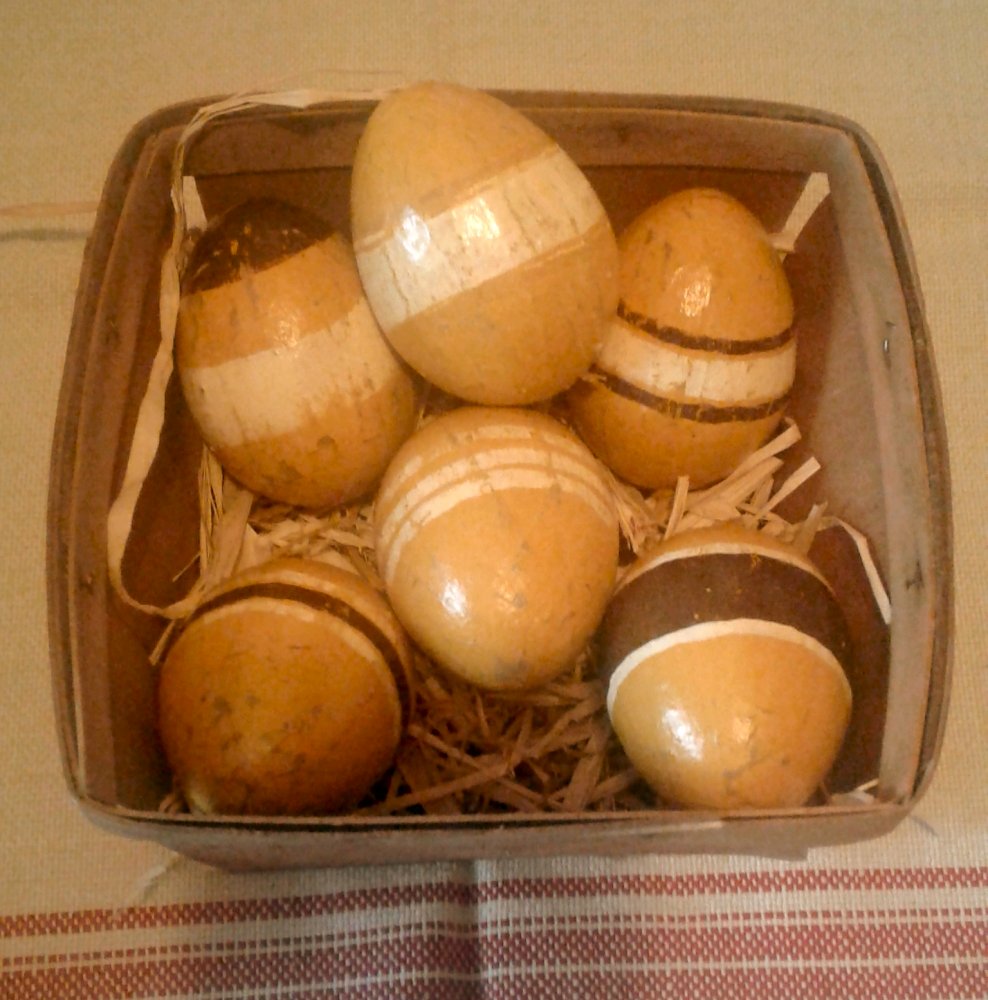 Rusty Shed Prims: Faux Red And Yellow Ware Eggs