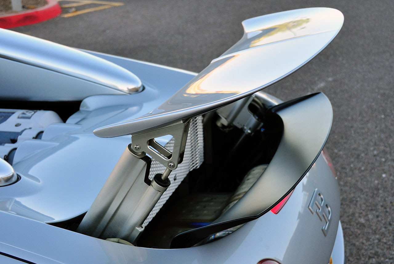 drivingandlife: BUGATTI VEYRON - MORE PROJECTILE THAN CAR