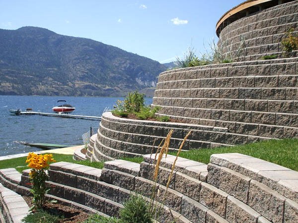 The Allan Block Blog: Need your retaining wall to turn a tight radius ...