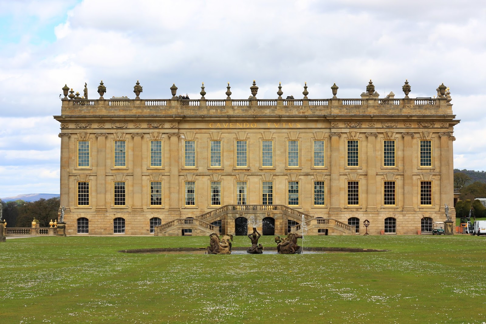 Wonderful Life Farm: Touring Chatsworth House & Highclere Castle