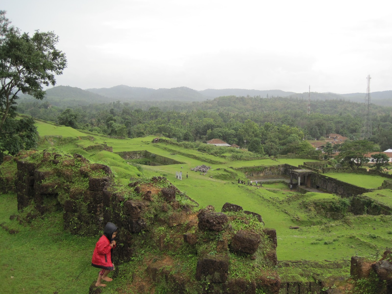 YENNAAR: Shivappa Nayakana Kote - Nagara Fort