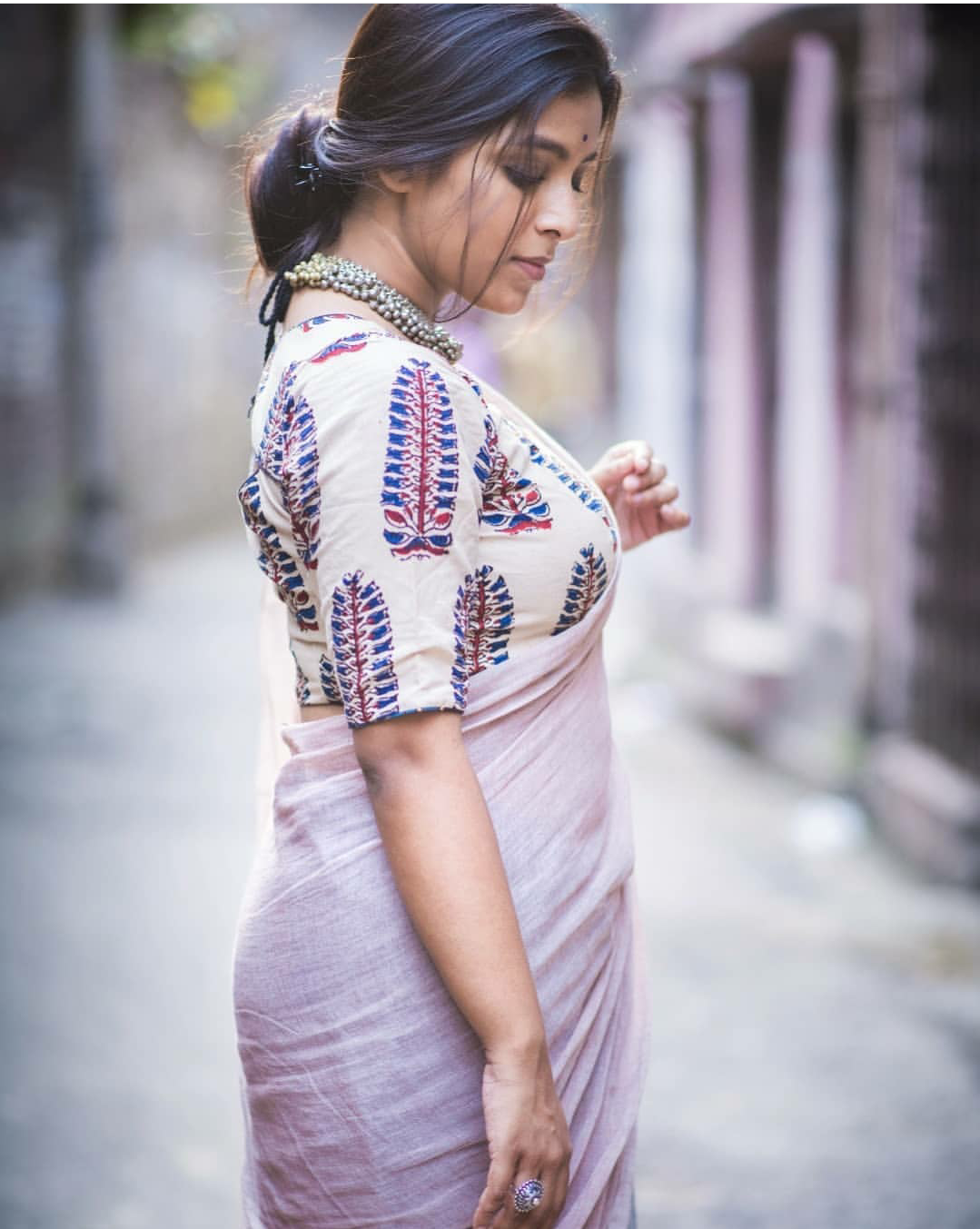 100+ Instagram Saree Model Rosi Das Photos