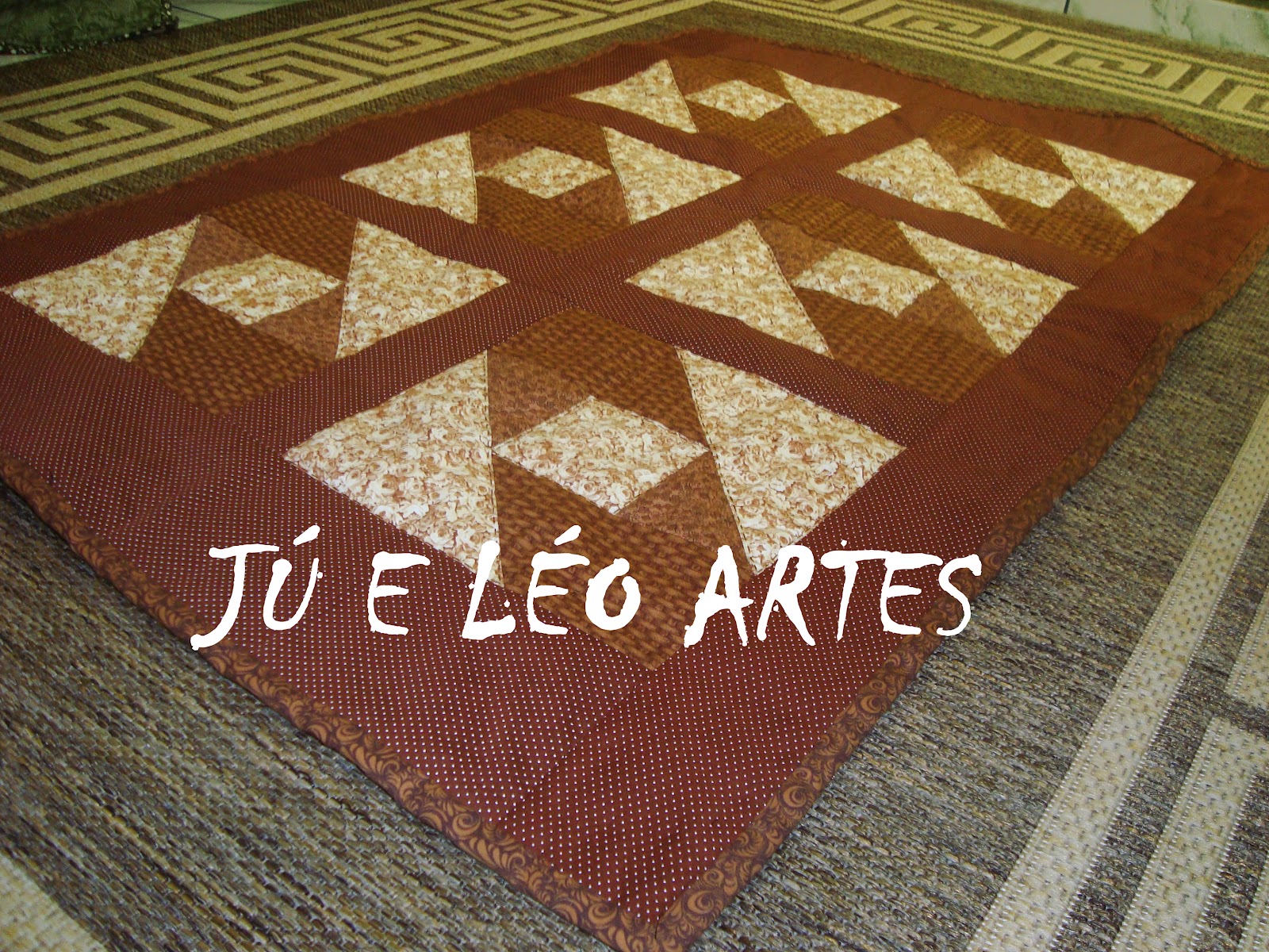 JÚ E LÉO ARTES: TAPETES DE PATCHWORK